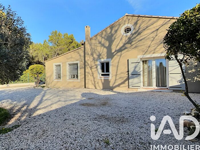 Maison à vendre - Saint-Martin-de-Crau - 6 pièces - 3 chambres