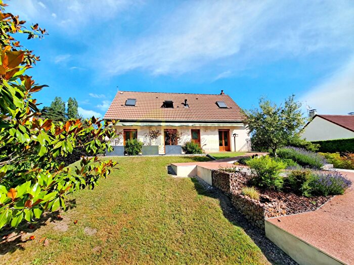Maison 8 pièces à Vignoux-sur-Barangeon, à vendre