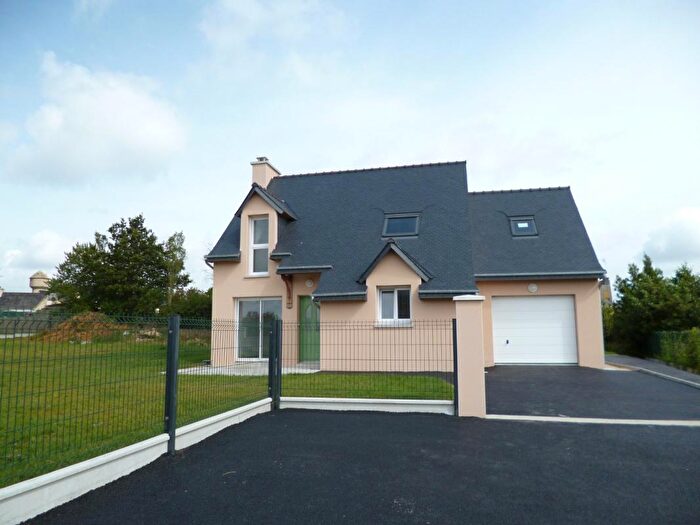 Maison à louer - Bégard - 4 pièces - 3 chambres