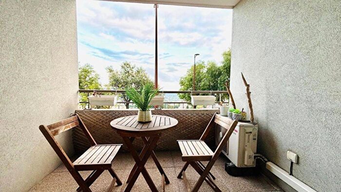 Appartement à louer - Saint Antoine, Grasse - 2 pièces - 1 chambre