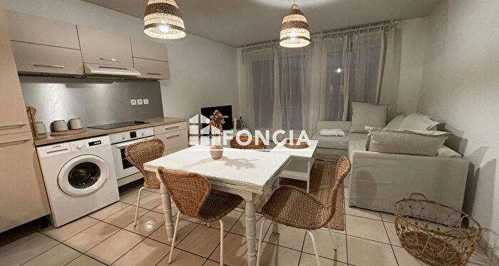 Appartement à vendre - Feyzin - 3 pièces - 2 chambres