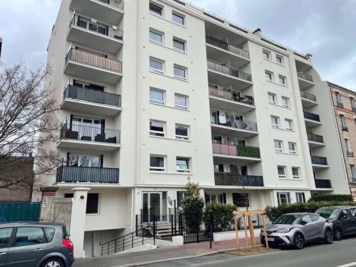 Appartement à louer - Saint-Maur-des-Fossés - 3 pièces - 2 chambres