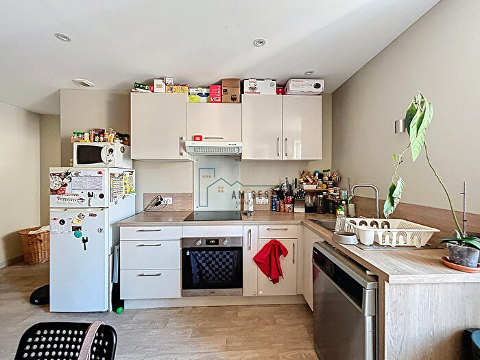 Appartement à louer - Aixe-sur-Vienne - 3 pièces - 2 chambres