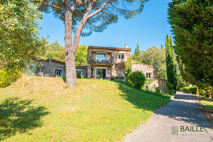Maison 17 pièces à Aix-en-Provence, Les Milles, à vendre