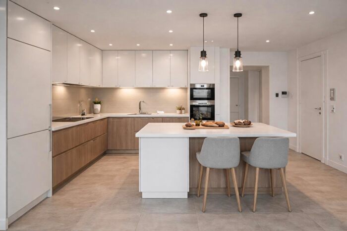 Puteaux, République : Appartement 3 pièces à vendre
