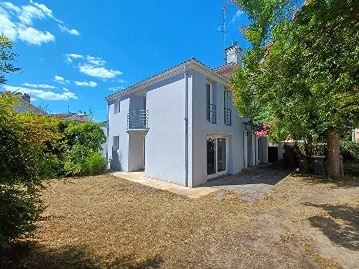 Maison à louer - Bourg Neuf, Mont-de-Marsan - 5 pièces - 3 chambres