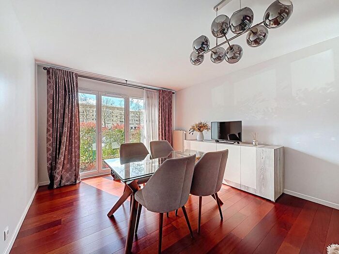 Appartement à vendre - Guyancourt, Villaroy - 3 pièces - 2 chambres