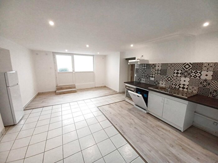 Appartement à louer - Aurillac - 3 pièces - 2 chambres