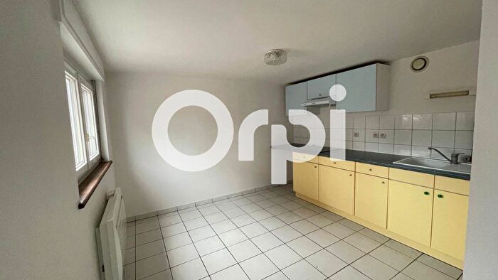 Appartement à louer - Centre Ville, Saint-Dié-des-Vosges - 1 pièce