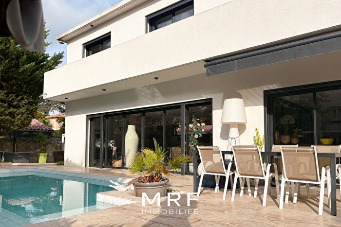 Maison à vendre - Marseille e , Mazargues - 6 pièces - 3 chambres