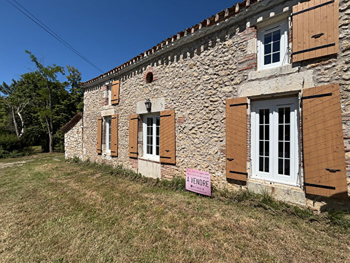 Allez-et-Cazeneuve : Maison 4 pièces à vendre