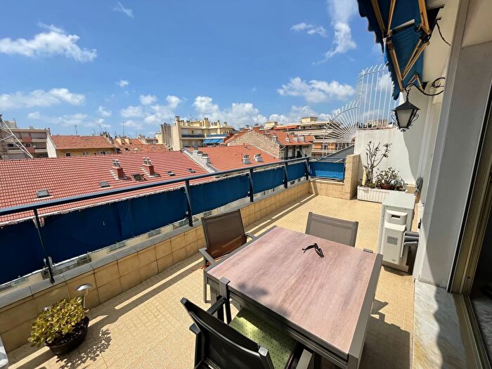 Nice, Acropolis, République : Appartement 4 pièces à louer