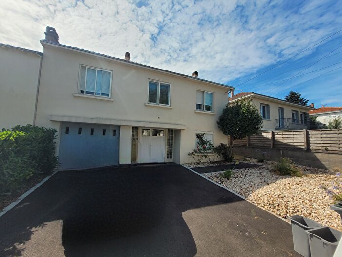 Maison à louer - La Roche-sur-Yon, Val dOrnay, Saint-André dOrnay, Forges - 5 pièces - 4 chambres