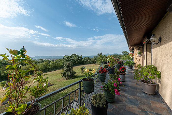 Maison à vendre - Châtel-Guyon - 6 pièces - 4 chambres