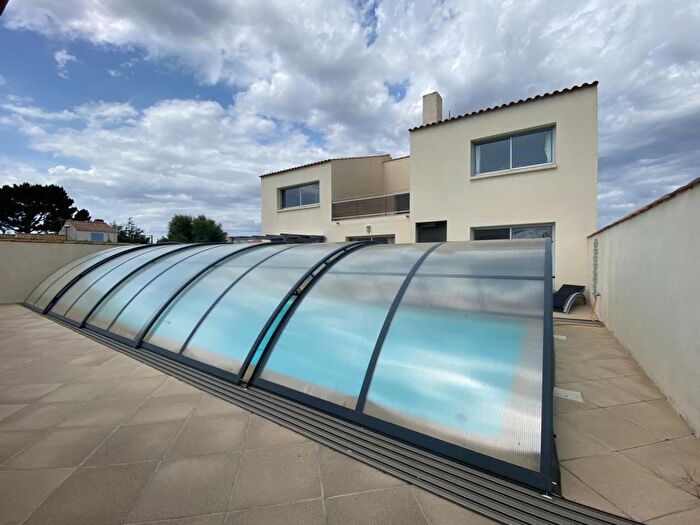 Maison à vendre - Saint-Vincent-sur-Jard - 9 pièces - 6 chambres