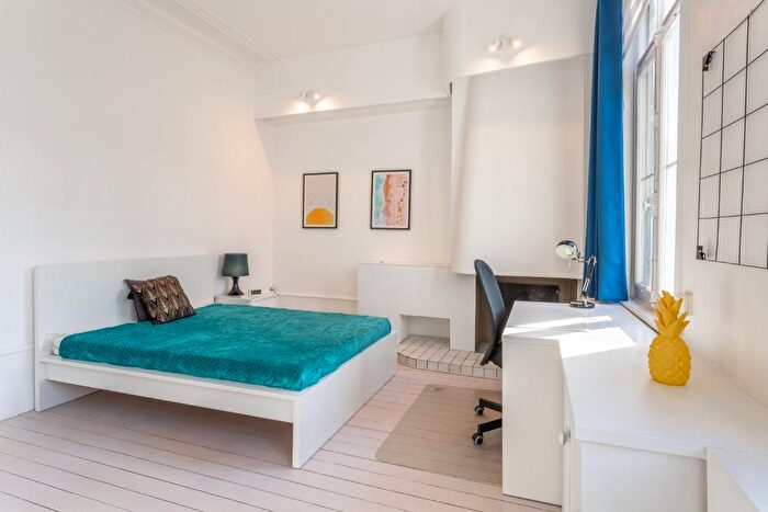 Appartement à louer - Amiens, Centre-ville - 1 pièce - 12 chambres