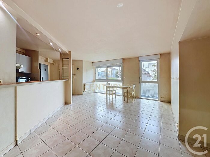Noisy-le-Grand, Centre-ville - Appartement 2 pièces à vendre