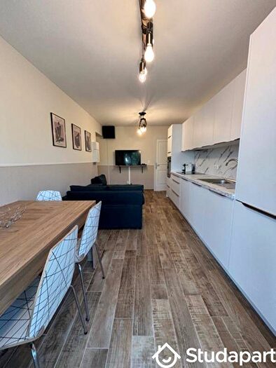 Appartement à louer - Les Bastides, Antibes - 1 pièce - 2 chambres