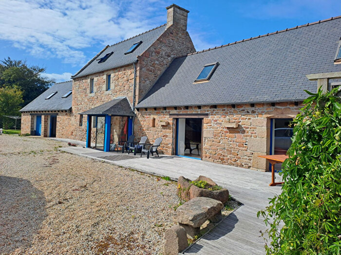 Maison à louer - Trébeurden - 6 pièces - 4 chambres