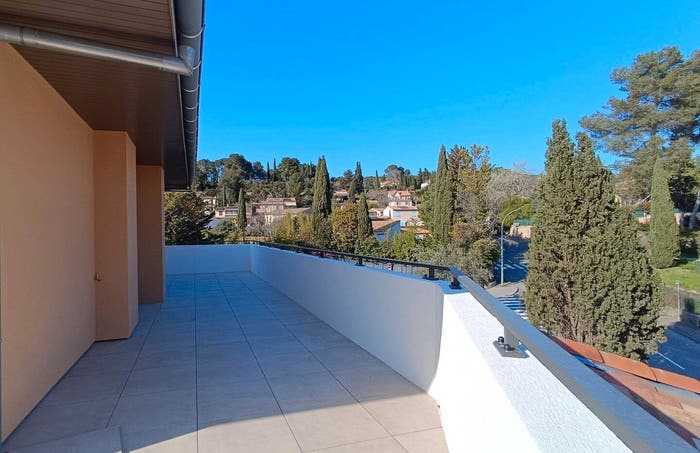 Pont de Béraud, Aix-en-Provence : Appartement 3 pièces à louer
