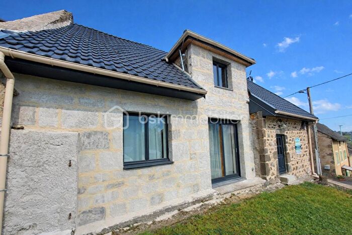 Maison à vendre - Saint-Nectaire - 6 pièces - 4 chambres