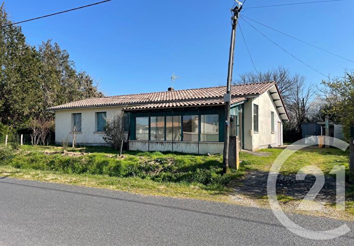 Maison à vendre - Les Églisottes-et-Chalaures - 7 pièces - 4 chambres