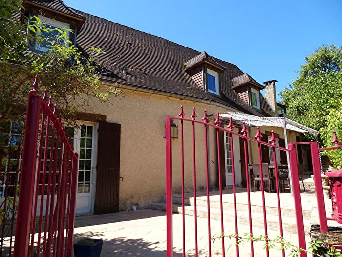 Maison à vendre - Thenon - 7 pièces - 6 chambres