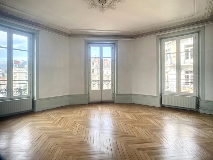 Appartement 6 pièces à Chambéry, Centre-ville, à louer