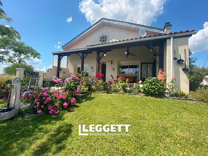 Maison à vendre - Brie-sous-Chalais - 11 pièces - 6 chambres