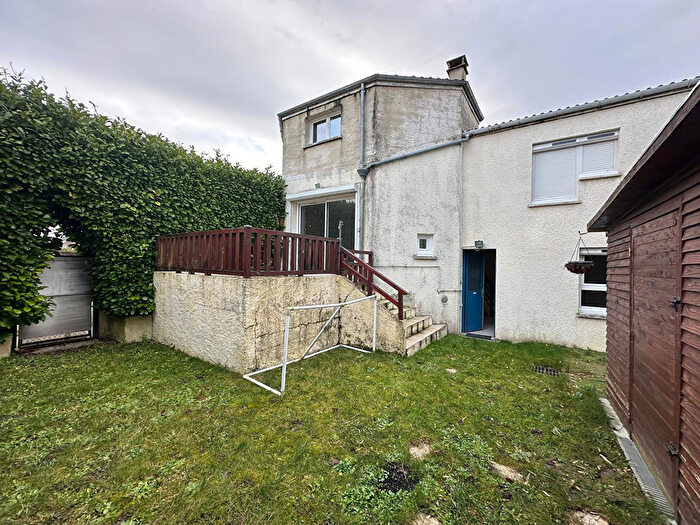 Maison à vendre - Savigny-le-Temple, Plessis la Forêt - 6 pièces - 4 chambres