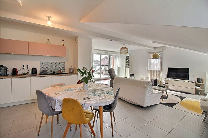 Appartement à vendre - Thonon-les-Bains, Est - 4 pièces - 3 chambres