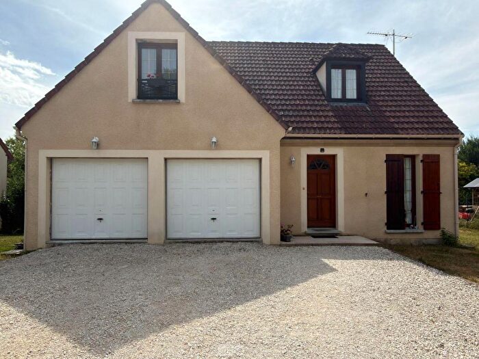 Saint-Julien-les-Villas - Maison 6 pièces à vendre