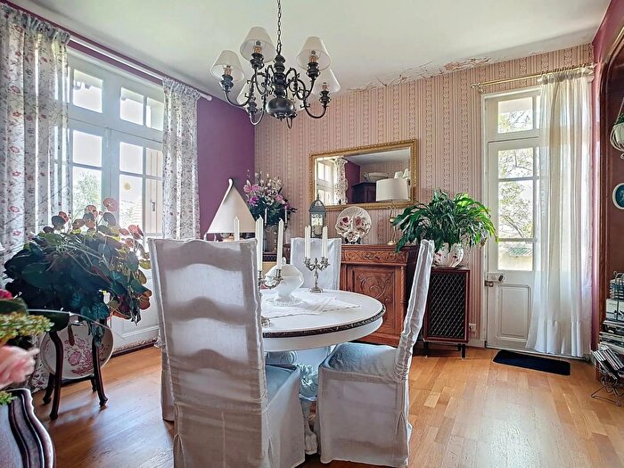 Maison à vendre - Saint-Maixent-lécole - 6 pièces - 4 chambres