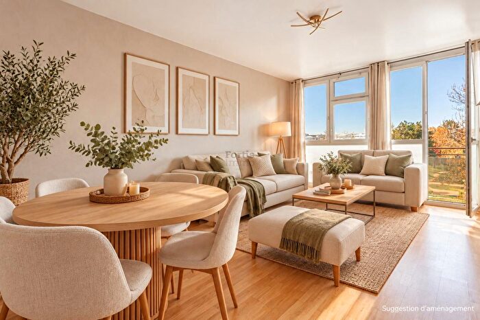 Appartement 4 pièces à Le Bourget, Square Charles de Gaulle, à vendre