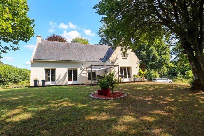 Maison 7 pièces à Carhaix-Plouguer, à vendre