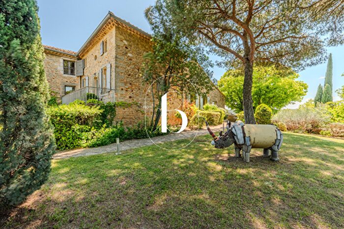 Maison 10 pièces à vendre à Uzès