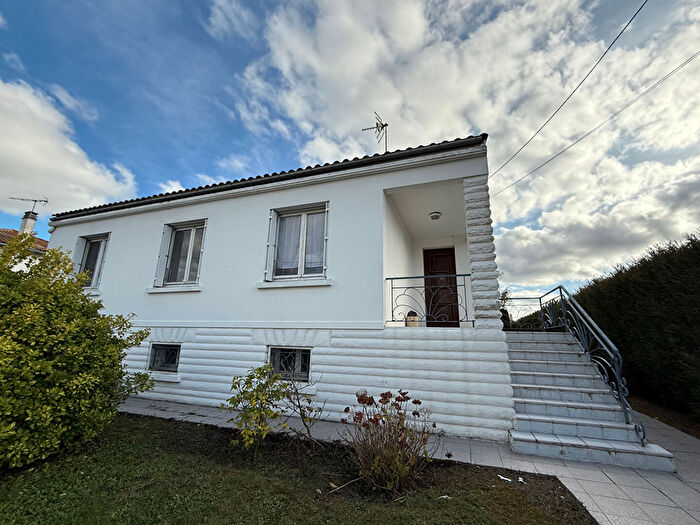 Maison à vendre - Surgères - 5 pièces - 4 chambres