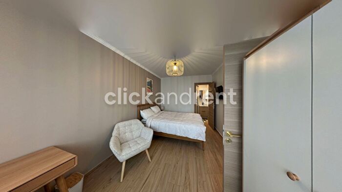 Appartement à louer - Palaiseau, Les Graviers, Gallieni - 6 pièces - 5 chambres