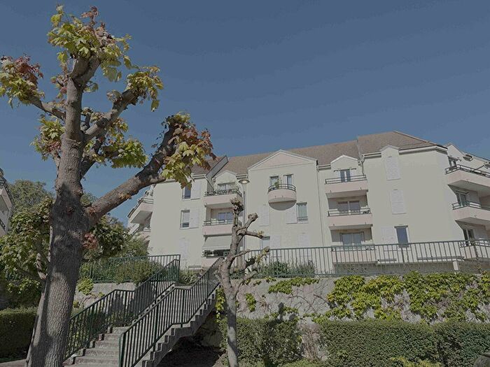 Centre Ville, Villebon-sur-Yvette : Appartement 2 pièces à louer