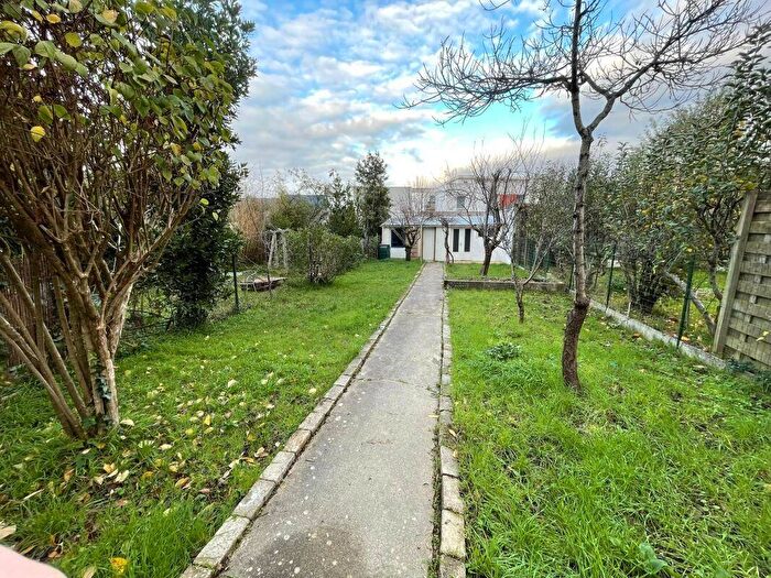 Maison à louer - Petit Caporal, Saint-Nazaire - 5 pièces - 4 chambres