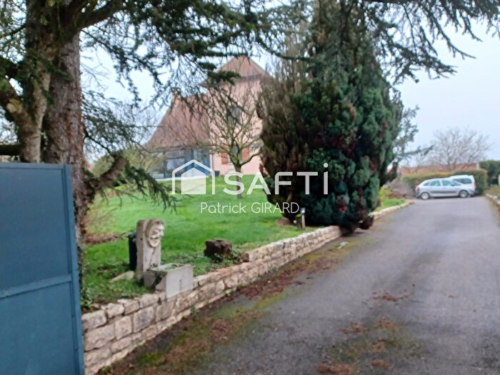 Maison à vendre - Beaumont-sur-Grosne - 8 pièces - 3 chambres