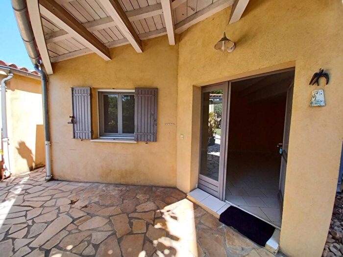 Appartement à louer - Centre Ville Nord, Tarascon - 2 pièces - 2 chambres