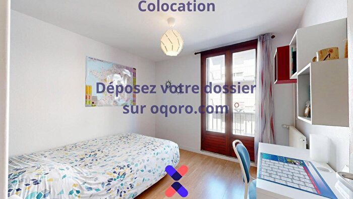 Appartement à louer - Centre Ville, Pau - 4 pièces - 3 chambres