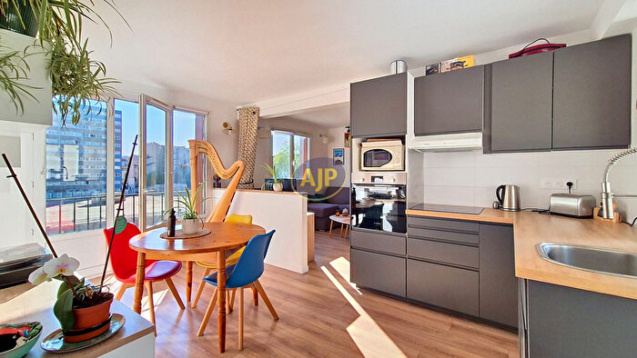 Appartement 2 pièces à vendre à Clichy, République, Victor Hugo