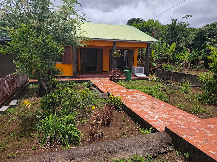 Maison à vendre - Saint-Pierre, La ligne des Bambous, La Concession - 4 pièces - 3 chambres