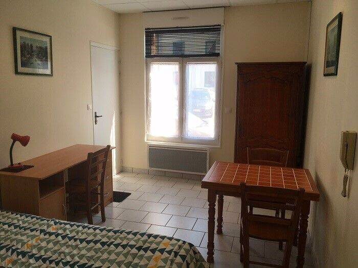 Appartement à louer - Centre Ville, Saint-Quentin - 1 pièce