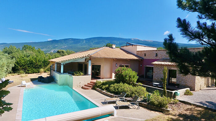 Maison à vendre - Vaison-la-Romaine - 7 pièces - 4 chambres