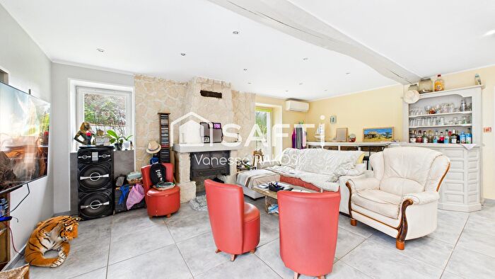 Maison à vendre - Saint-Jean-dAngély - 4 pièces - 4 chambres