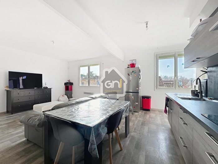 Appartement à louer - Mallemort - 4 pièces - 3 chambres