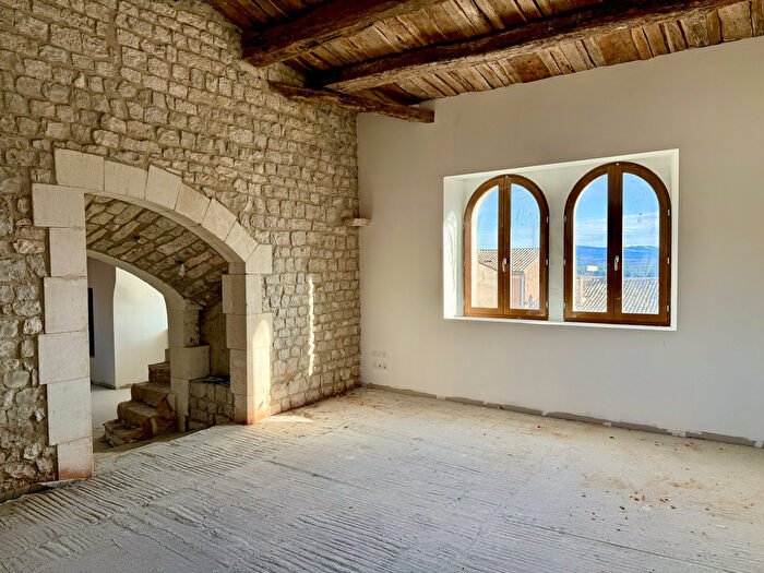 Maison à vendre - Saint-Christol - 10 pièces - 8 chambres